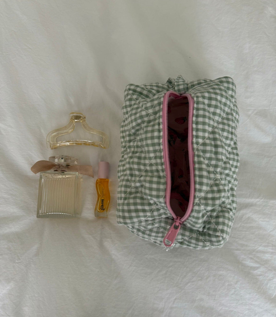 Honey small toiletry bag – White/green checkers – Designbysi.se
