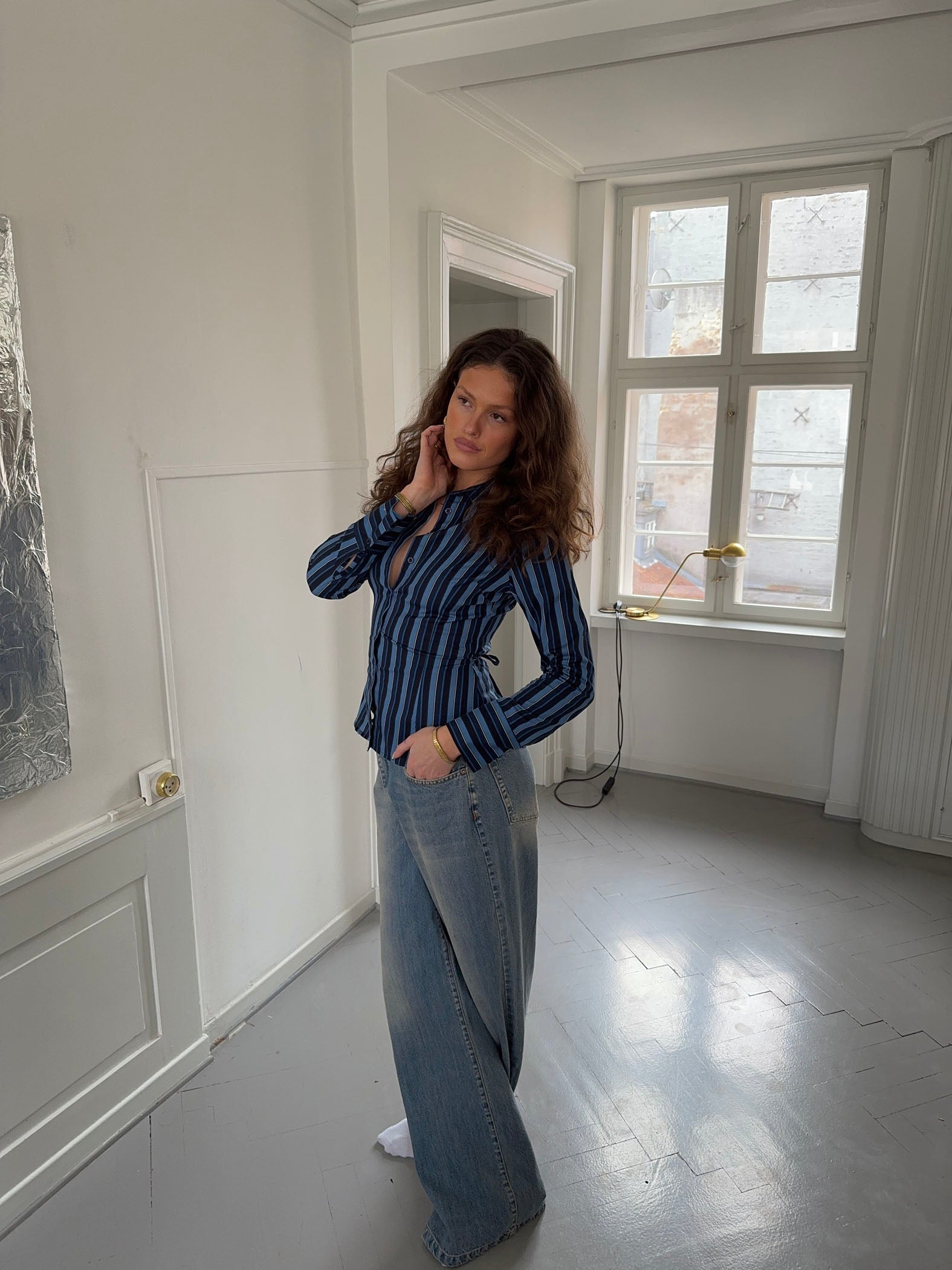 Alberte fitted striped shirt - Dark blue/black – Designbysi.se